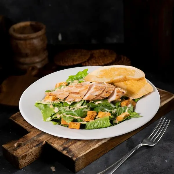 Ensalada Cesar con Pollo