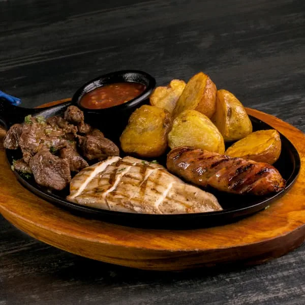 Lunch - Hot Restaurante